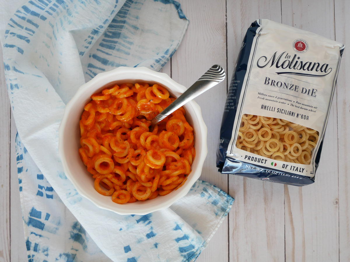 Roasted Red Pepper And Gouda Pasta Rings • The April Blake
